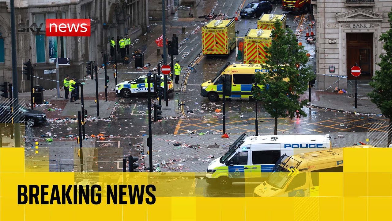 Police responding to incident at Liverpool FC parade after car ...