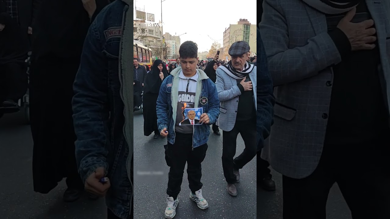 Protesters burn images of Netanyahu, Trump, and Reza Pahlavi in Iran ...